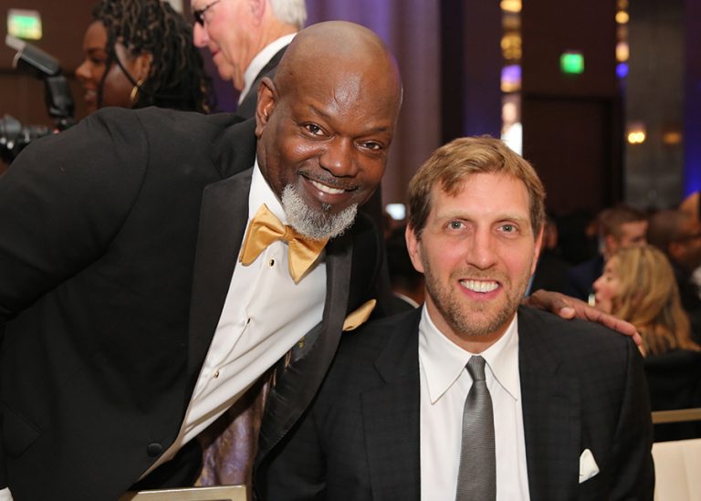 DIRK AND JESSICA NOWITZKI HONORED WITH ROGER STAUBACH AWARD AT EMMITT ...