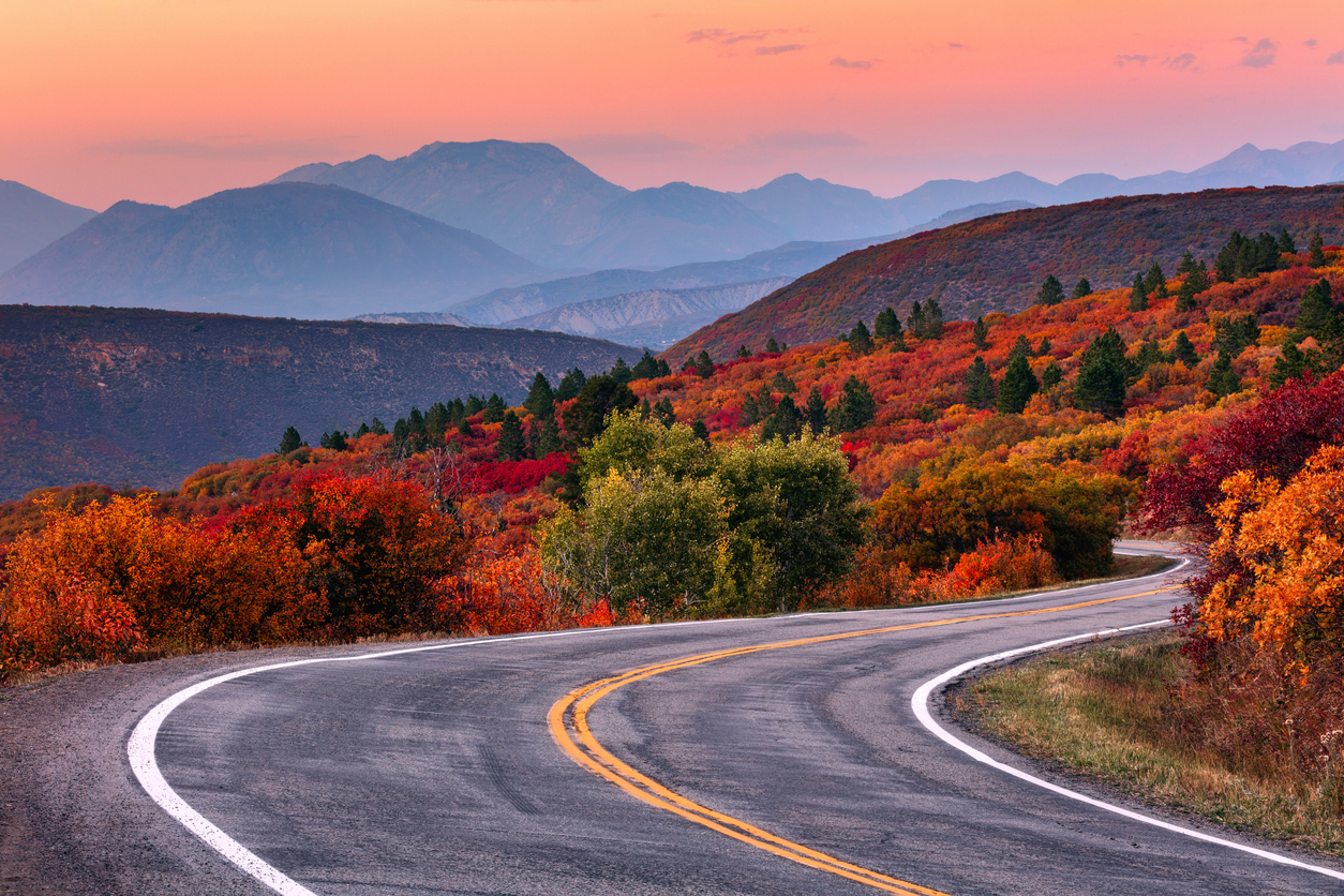 5 Tips For A Budget-Friendly Fall Vacation - Good Life Family Magazine