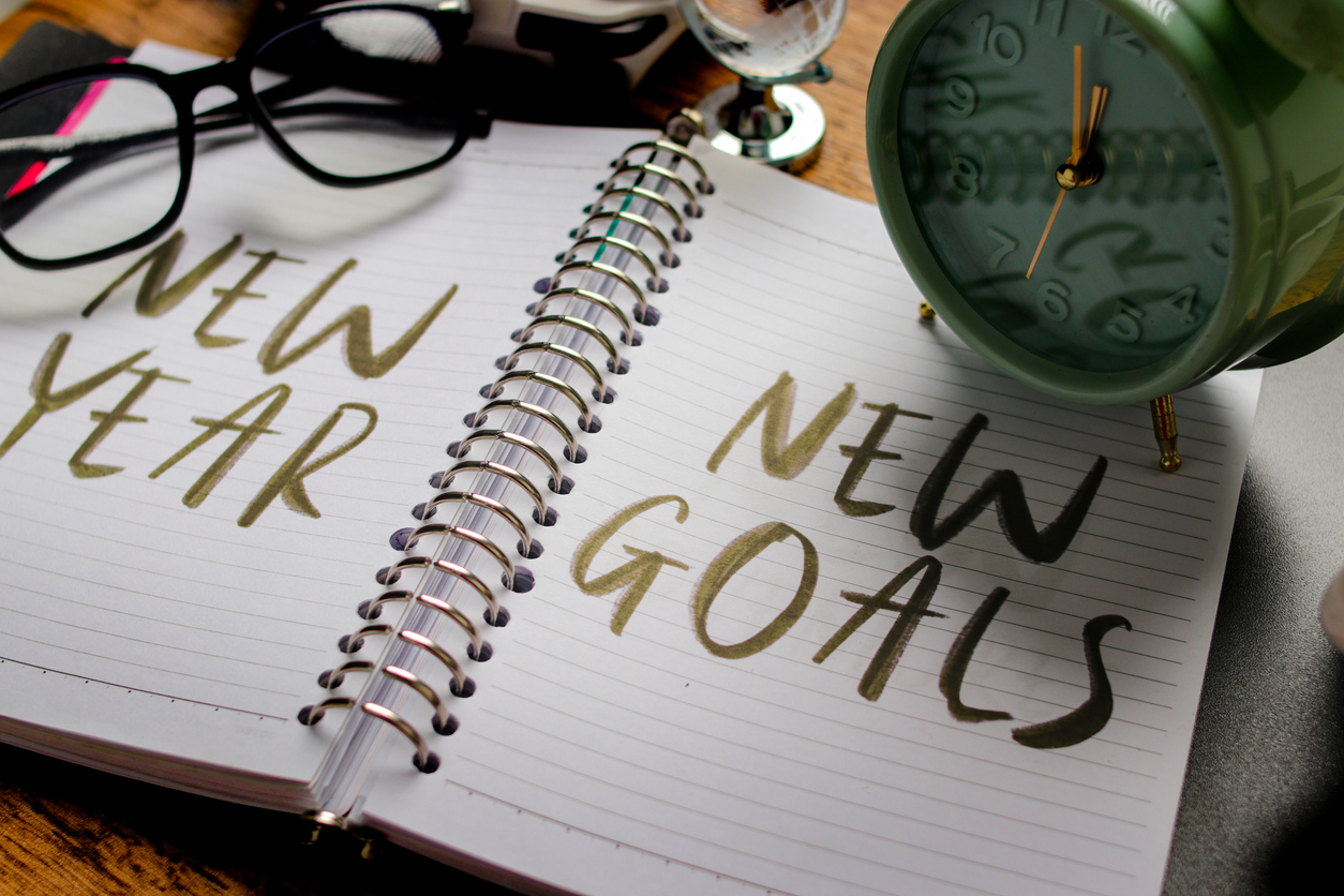 How To Make Your New Year’s Resolutions Stick - Good Life Family Magazine